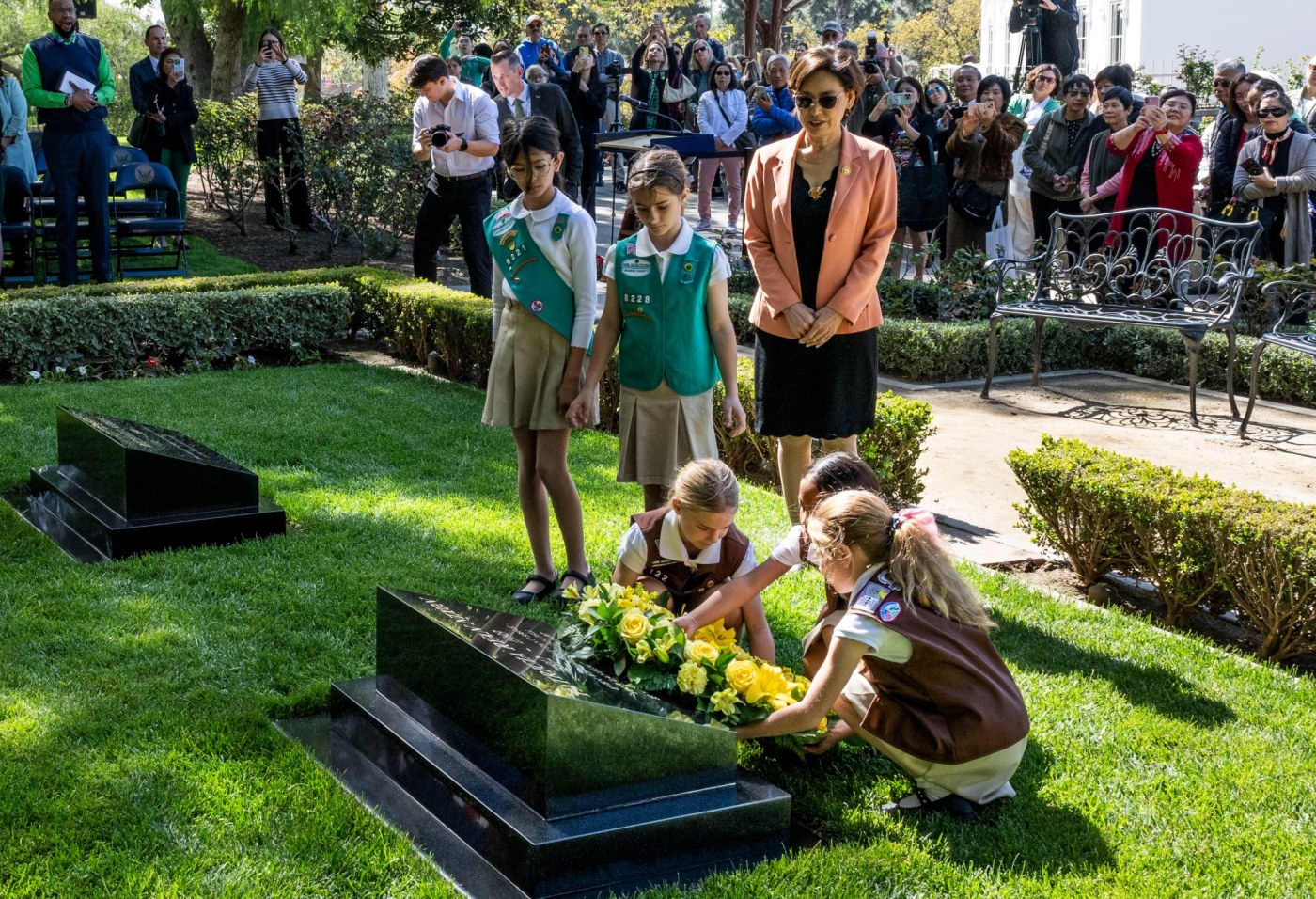 Nixon Library Remembers First Lady With Day Of Service - Car Insurance ...