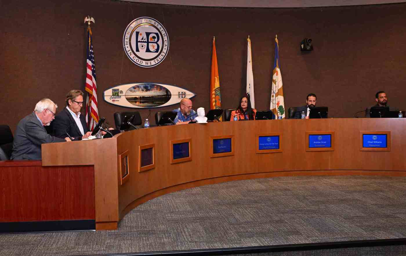 Huntington Beach Condemns ‘violent Rhetoric’ At Vigil For Charlie Kirk ...